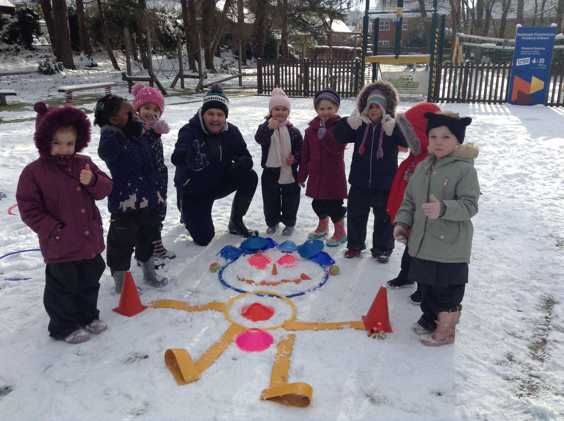 PE Lessons in the Snow! - Hadleigh Community Primary School